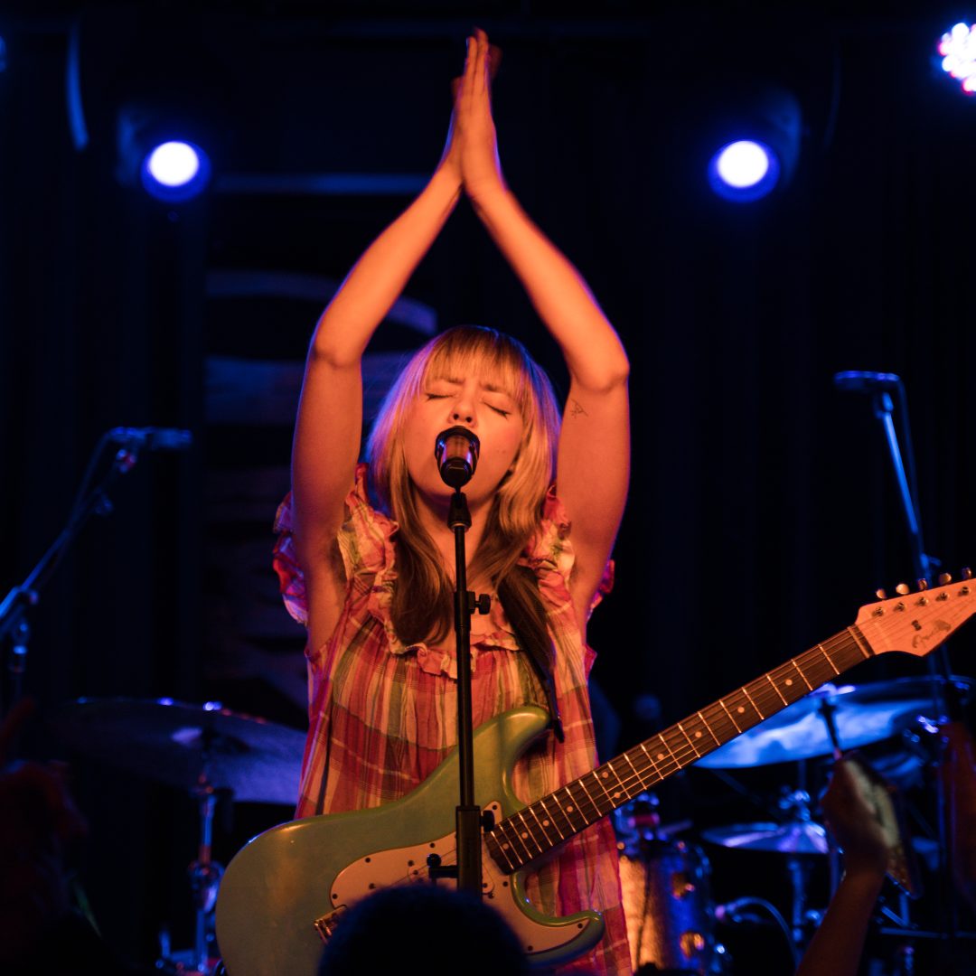 Dora Jar Makes Debut Performance In Toronto At The Drake Underground ...